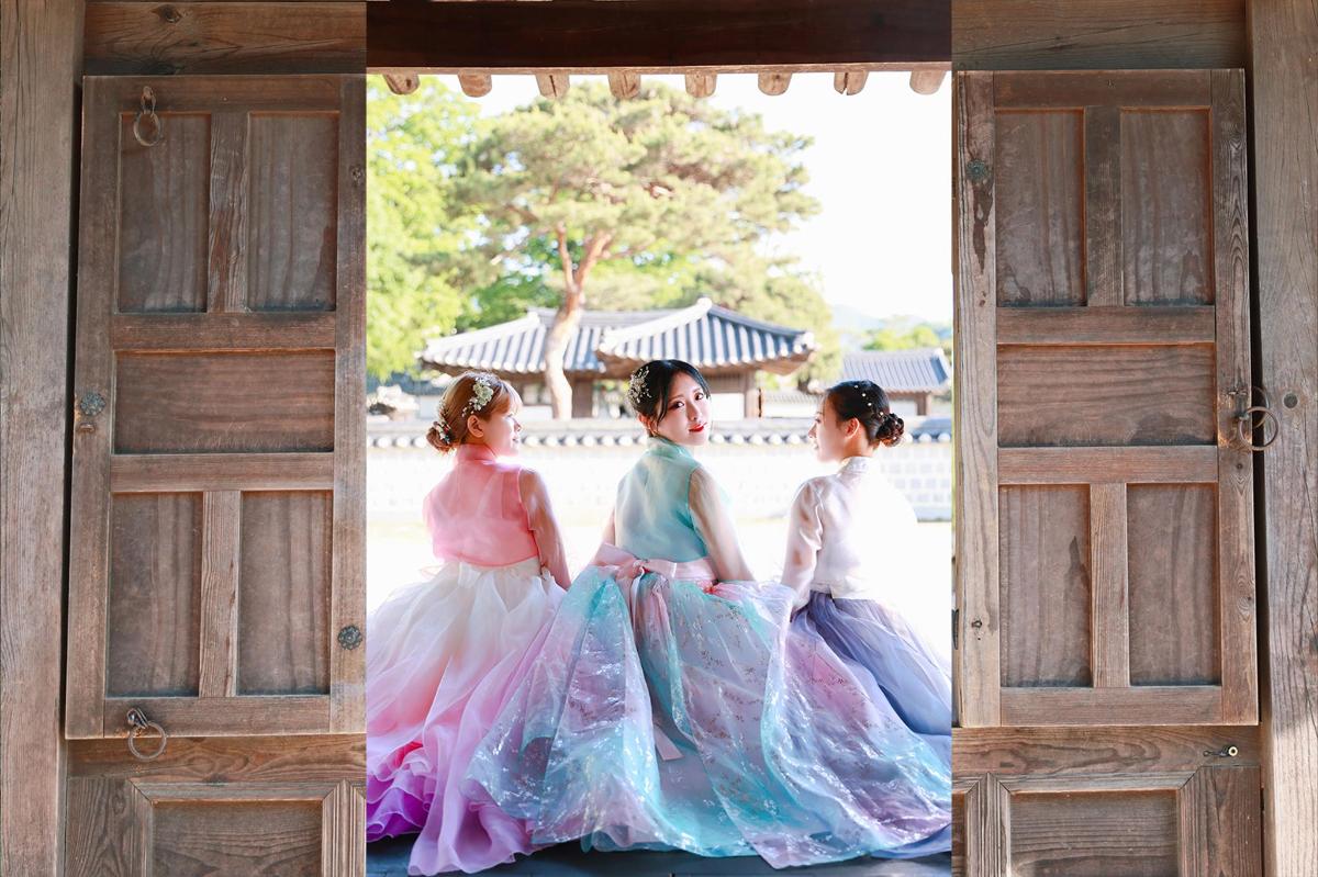 Hanbok Rental at Jeonju Hanok Village Hyoja dong – Booking.com
